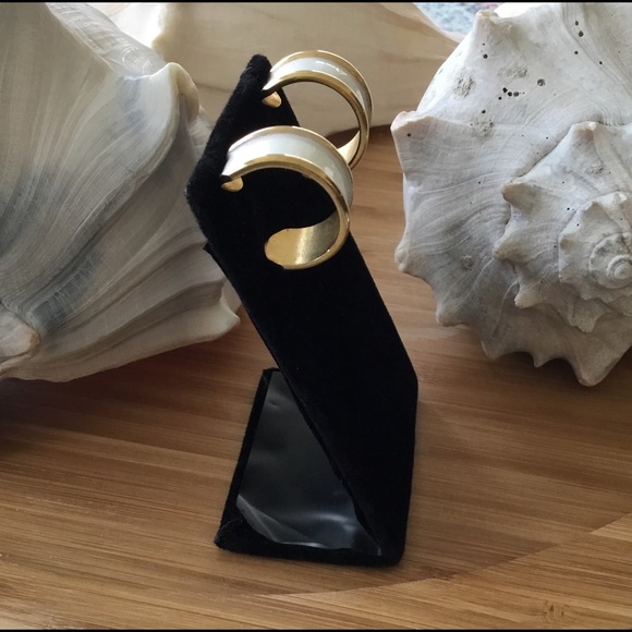 Vintage | Jewelry | Vintage Gold Toned Summer White Enamel Hug Hoops ...